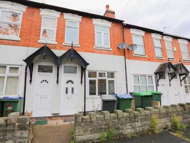 Rental! 1 BA 2 bedroom terraced house for rent in Arden Road.