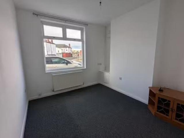 Cheap 1 BA 2 bedroom terraced house for rent in Borough Road/C.