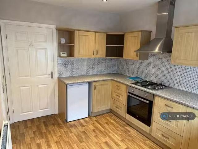 Deal! 1 BA 2 bedroom terraced house for rent in Bradwall Stree.