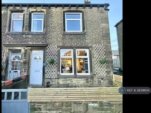 Just in! 1 BA 2 bedroom terraced house for rent in Derby St, B.