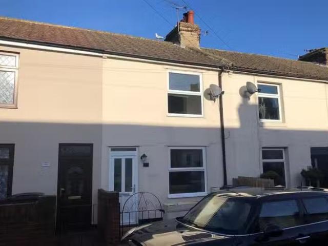 For Rent! 1 BA 2 bedroom terraced house for rent in Devonshire.