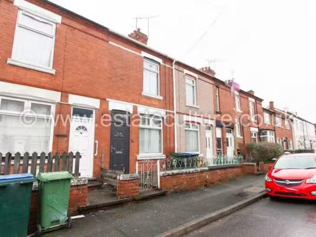 Cheap 1 BA 2 bedroom terraced house for rent in Goring Road, C.