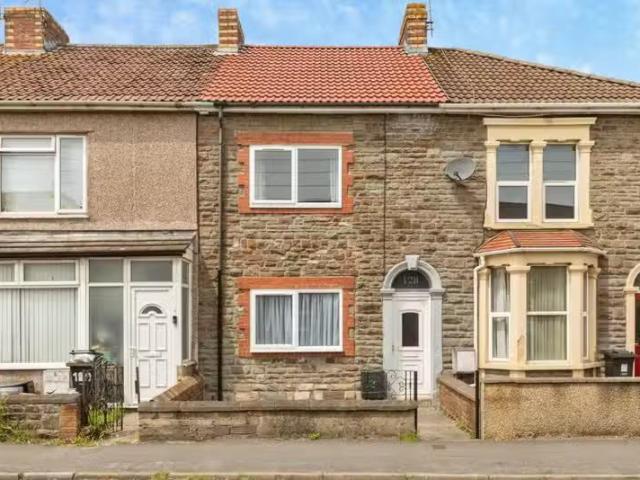 Deal! 1 BA 2 bedroom terraced house for rent in Hanham Road, B.
