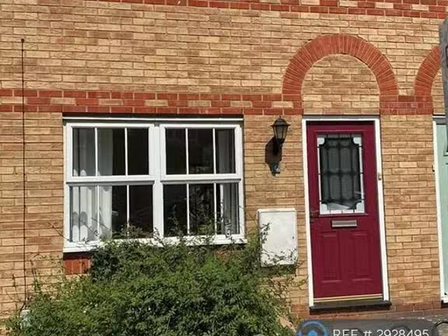 Deal! 1 BA 2 bedroom terraced house for rent in Kingfisher Way.