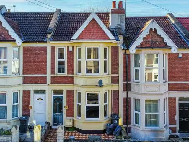 Rental! 1 BA 2 bedroom terraced house for rent in Repton Road.