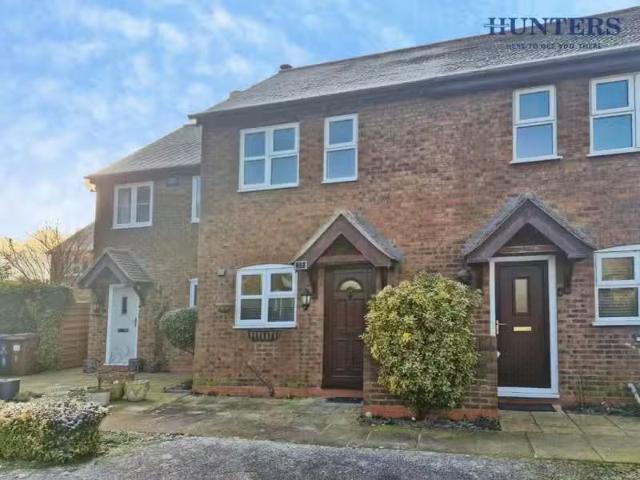 Deal! 1 BA 2 bedroom terraced house for rent in Victoria Meado.