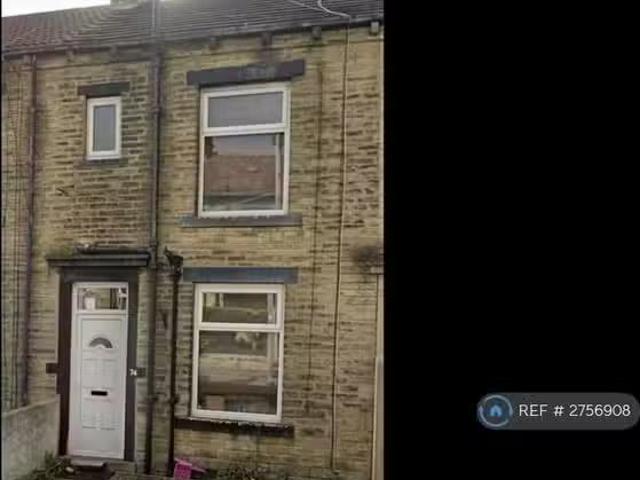 Deal! 1 BA 2 bedroom terraced house for rent in Woodhall Road.