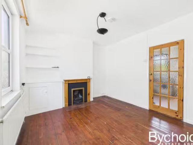 Deal! 1 BA 2 bedroom terraced house for rent in York Street, C.
