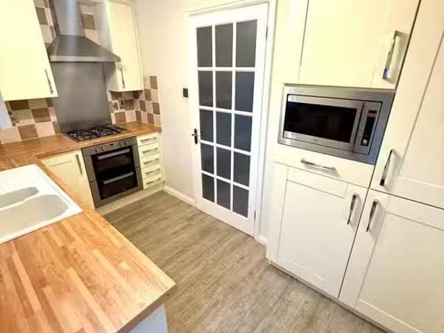 For Rent! 1 BA 2 bedroom town house for rent in Westbury Rise.