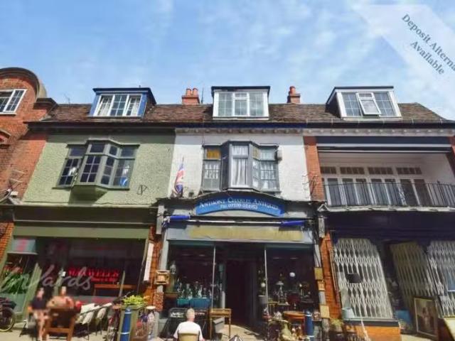 Deal! 1 BA 4 bedroom apartment for rent in High Street Hythe C.