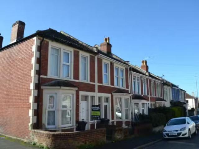 Deal! 1 BA 4 bedroom end of terrace house for rent in York Roa.