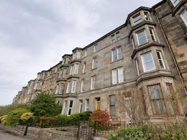 Cheap 1 BA 4 bedroom flat for rent in Dalkeith Road, Newington.