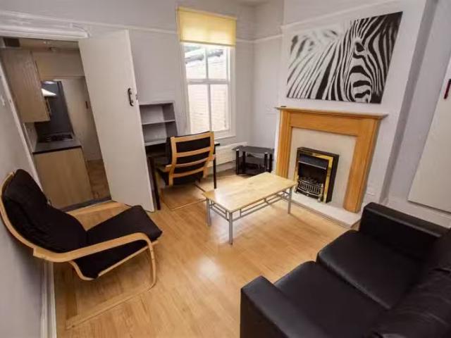 Cheap 1 BA 4 bedroom house for rent in Hubert Road, Birmingham.