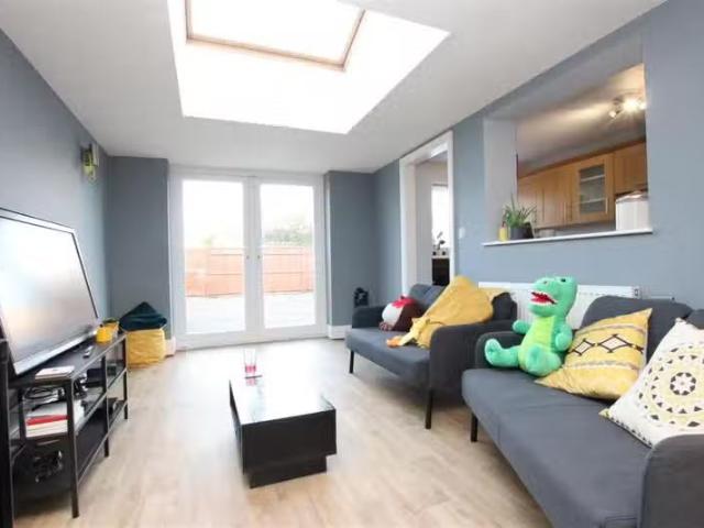 Nice 1 BA 4 bedroom house for rent in Lodge Causeway, Bristol.