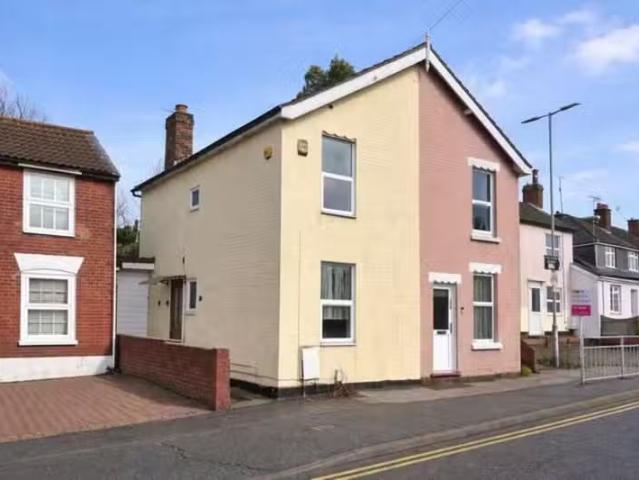 For Rent! 1 BA 4 bedroom semi detached house for rent in Green.
