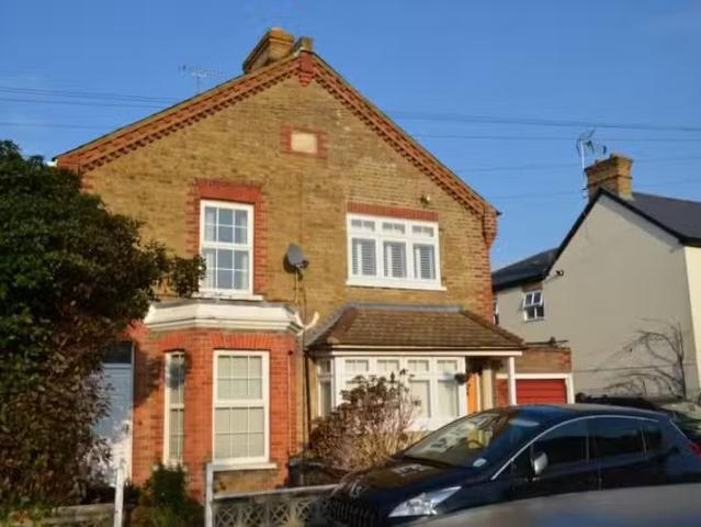 Deal! 1 BA 4 bedroom Semi Detached House to rent, Strode Stree.