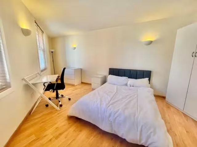 New 1 BA 4 bedroom terraced house for rent in Cambrian Road, C.