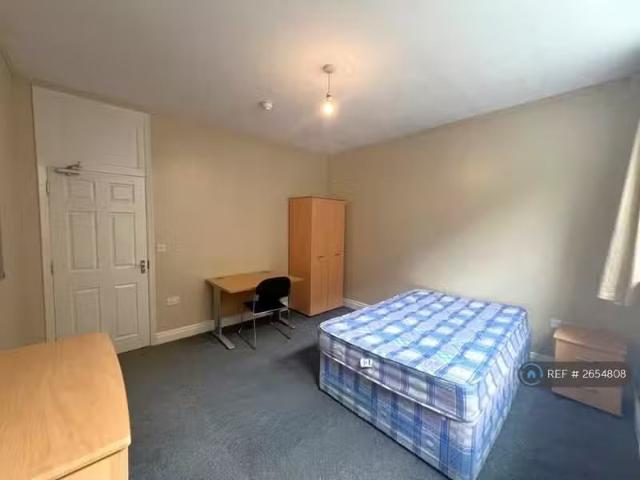 Unique 1 BA 5 bedroom flat for rent in St Augustines Parade, B.