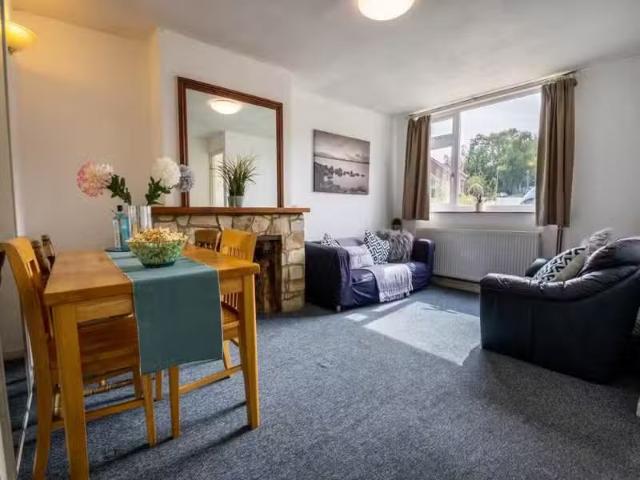 Deal! 1 BA 5 bedroom house for rent in Tenterden Drive, Canter.