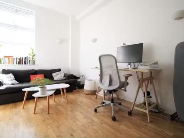 Rental! 1 BA Studio apartment for rent in Boundary Street, Lon.