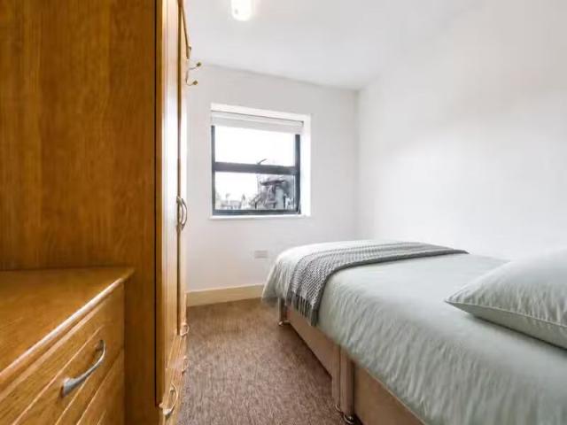 Deal! 1 BA Studio apartment for rent in Castle Street, Brighto.