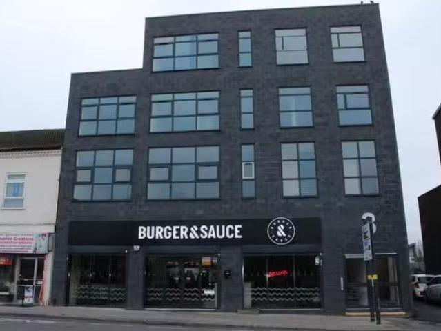 Deal! 1 BA Studio flat for rent in 3 Bull Street, West Bromwic.