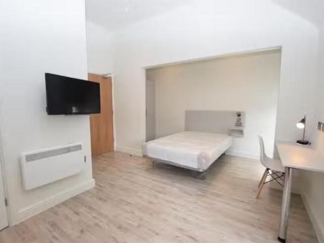 Deal! 1 BA Studio flat for rent in 30 31 Friar Gate, Derby, De.