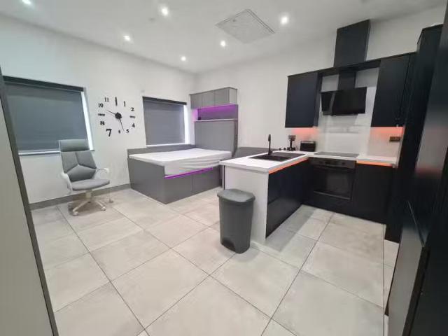 Deal! 1 BA Studio flat for rent in 67 Berry Street, Hilltop Lo.