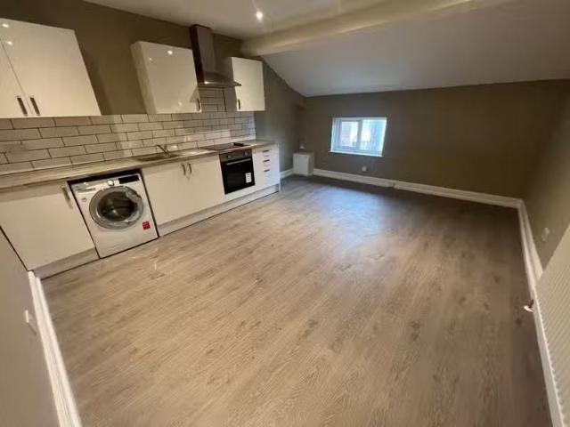 Unique 1 BA Studio flat for rent in Grey Road, Liverpool, L9