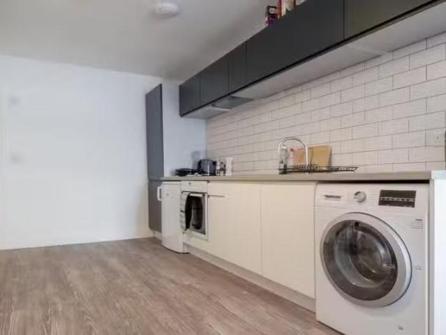 Rental! 1 BA Studio flat for rent in Elmfield Road, Bromley, BR1
