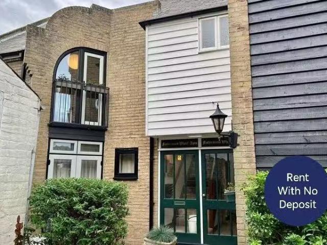 Cheap 1 BA Studio flat for rent in Fishermans Wharf, The Quay.