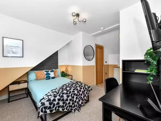 Nice 1 BA Studio flat for rent in London Road, Alvaston, Derby.