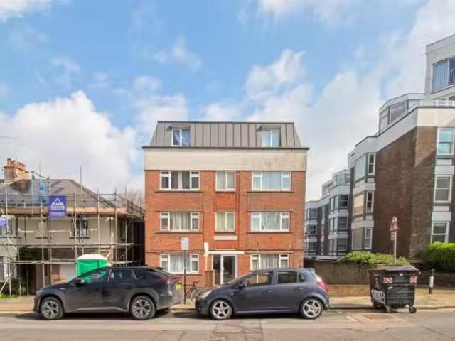 Deal! 1 BA Studio flat for rent in Lansdowne Road, Hove, BN3