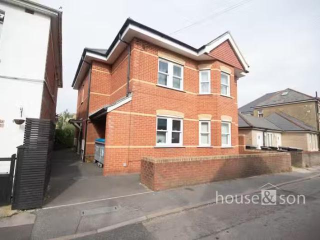 New 1 BA Studio flat for rent in Livingstone Road, BH5