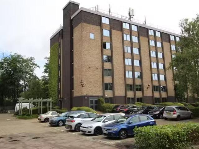 Deal! 1 BA Studio flat for rent in Manhattan Drive, Cambridge.