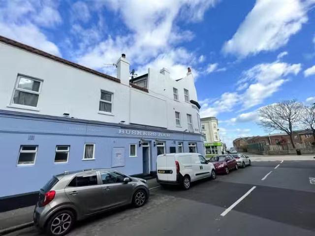 Deal! 1 BA Studio flat for rent in Seaside, Eastbourne BN22 7Q.