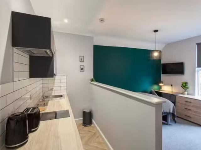 For Rent! 1 BA Studio flat for rent in Studio 4, Vicarage Aven.