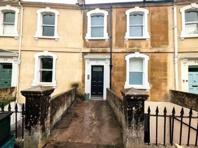 Deal! 1 bedroom apartment for rent in Belgrave Crescent, Walco.