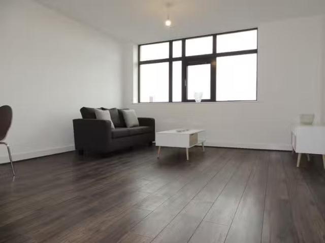 Cheap 1 bedroom apartment for rent in Fabrick Square, Lombard.