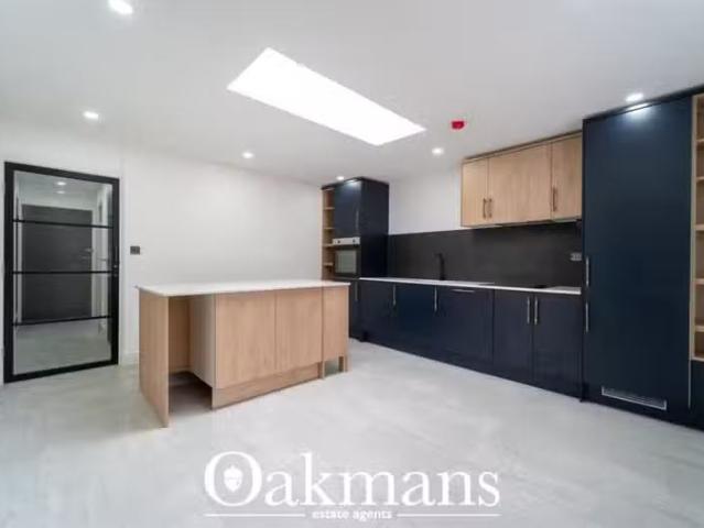 New 1 bedroom apartment for rent in School Road, Shirley, Soli.