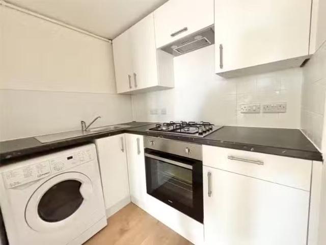 Rental! 1 bedroom apartment for rent in St George, Church Road.
