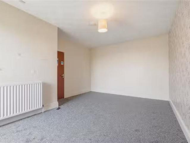 Deal! 1 bedroom apartment for rent in Redearth Road, Darwen, L.
