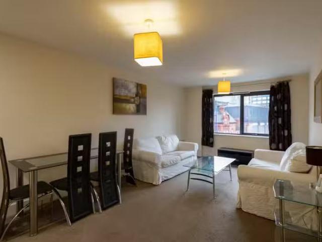 Cozy 1 bedroom apartment for rent in Regal Court, Bishopsgate.