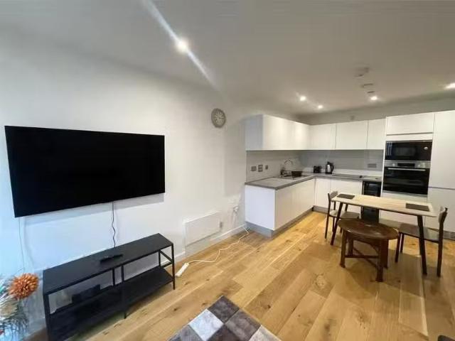 Cozy 1 bedroom apartment for rent in The Axium, Windmill Stree.