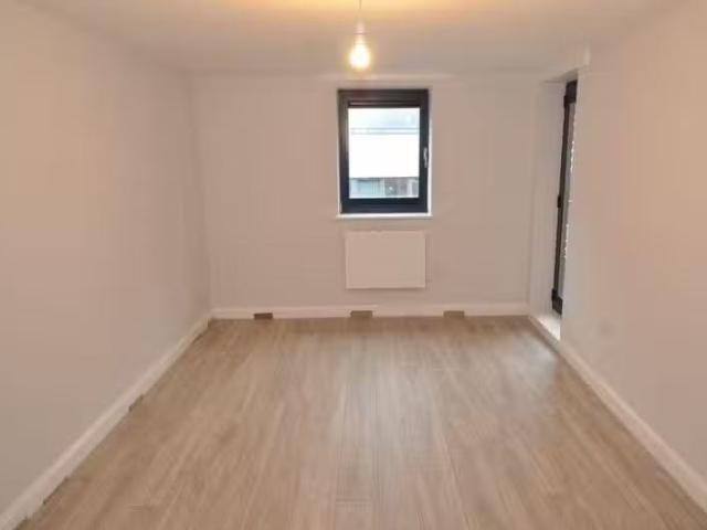 For Rent! 1 bedroom apartment for rent in The Laureate, Charle.