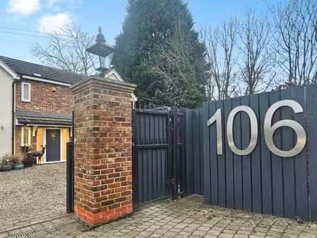 Unique 1 bedroom detached house for rent in High Street, Cambr.