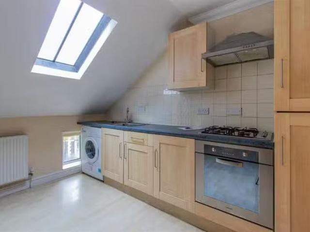 Nice 1 bedroom flat for rent in Connaught Road, Roath, CF24