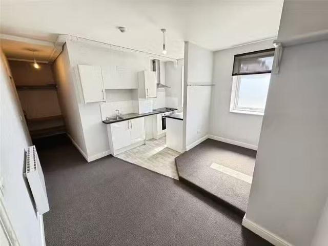 Just in! 1 bedroom Flat to rent, Borough Road, Burton on Trent.
