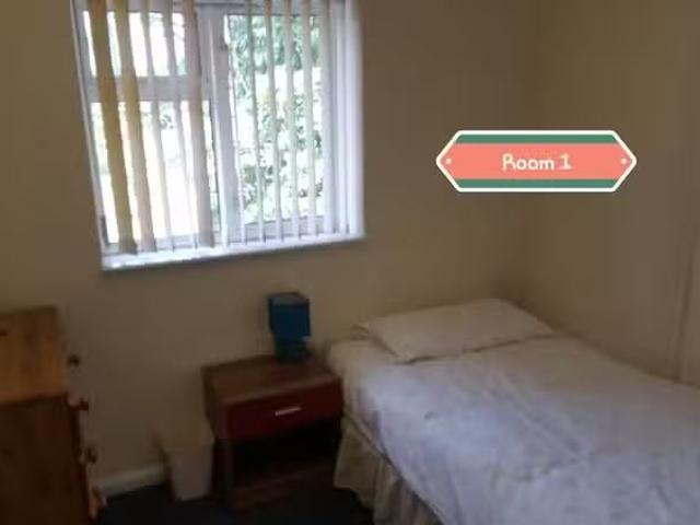 Nice 1 bedroom house share for rent in Warstock Road, Kings He.