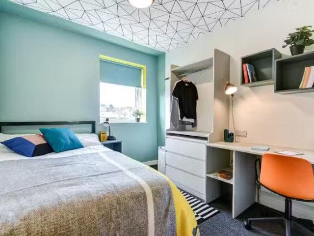 Nice 1 bedroom house share for rent in Bishopthorpe Road, Bris.